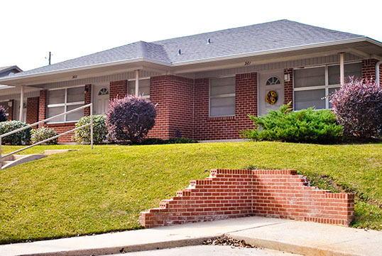 Property Detail - River Oaks - 300 Travis Jordan Circle - South ...